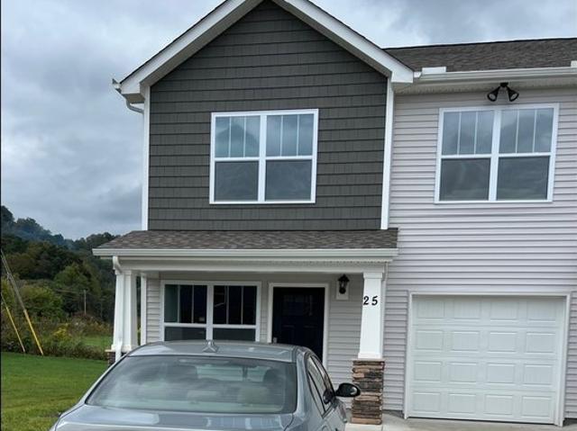 25 Clear Crk Ln, Waynesville, NC 28785
