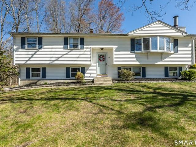 25 Clearview Dr, Stafford, CT 06076