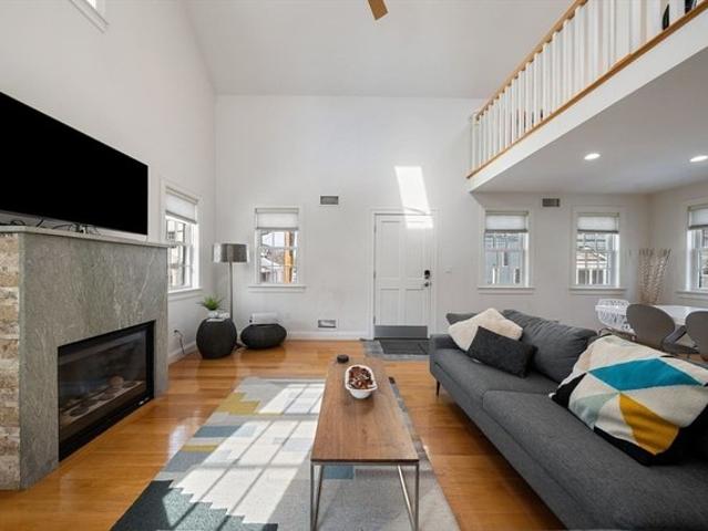 25 Clyde St Unit 1, Somerville, MA 02145