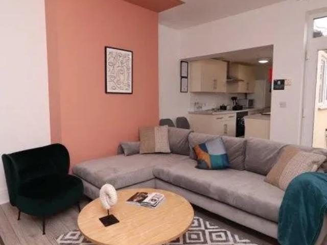 25 Crofton Street, Manchester, M14 7WD, United Kingdom | Room for rent #140227754 | Rentberry