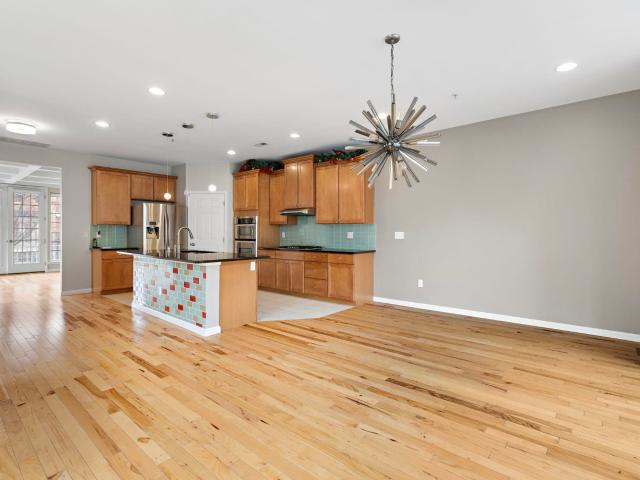 25 Creekside Ct