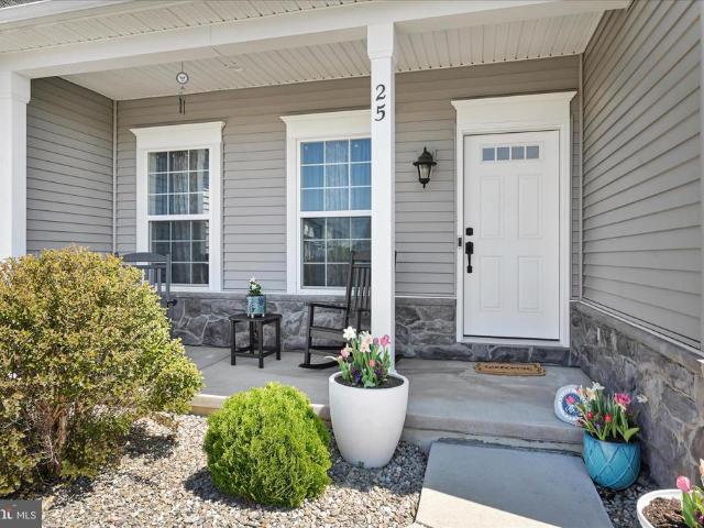 25 Creekside Drive