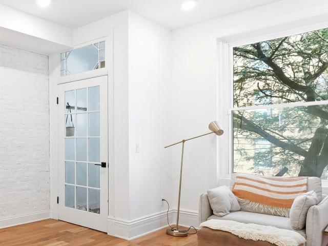 25 Crescent Ave