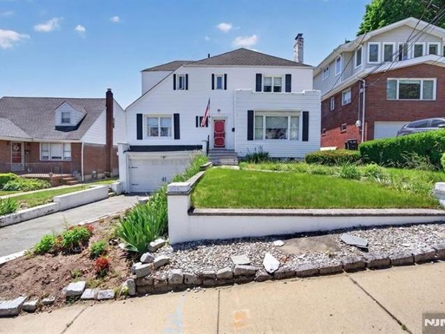 25 Cresthill Ave, Clifton, NJ 07012