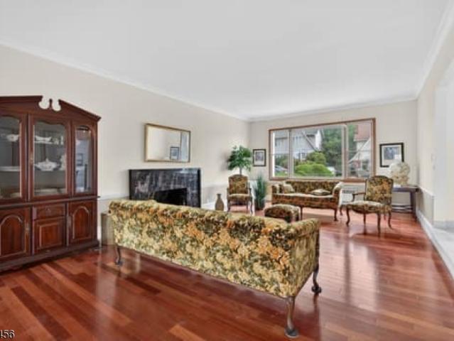 25 Cresthill Ave