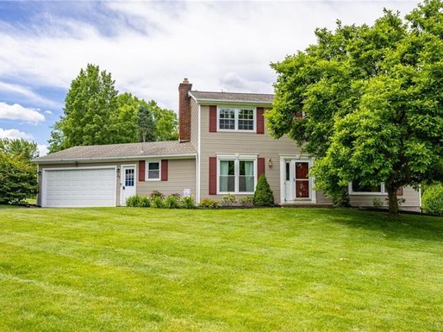 25 Dahlia Dr, Fairport, NY 14450