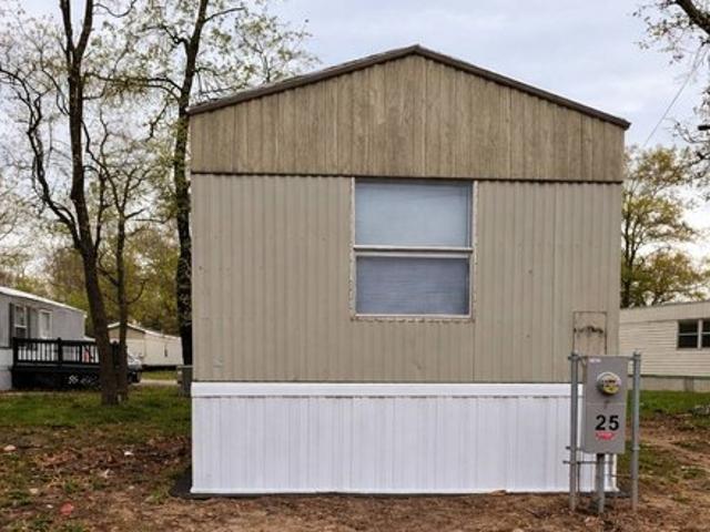 25 Deerwood Park, Centralia, IL 62801
