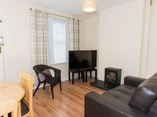 25 Downshire Place, Belfast, BT18 9LX