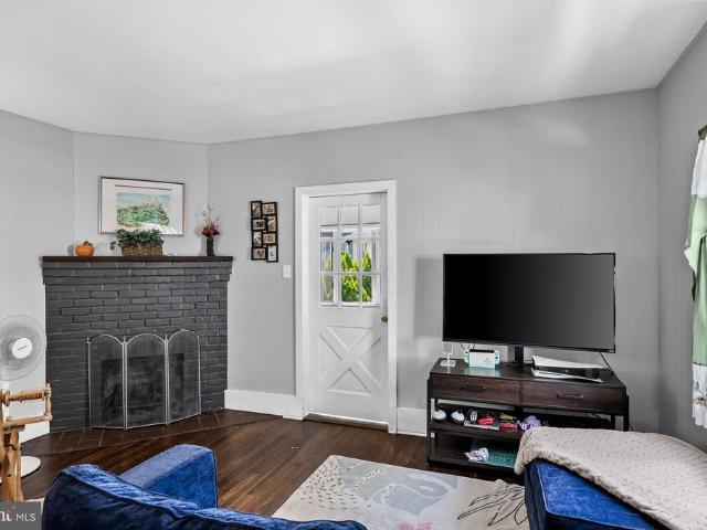 25 E Clinton Avenue