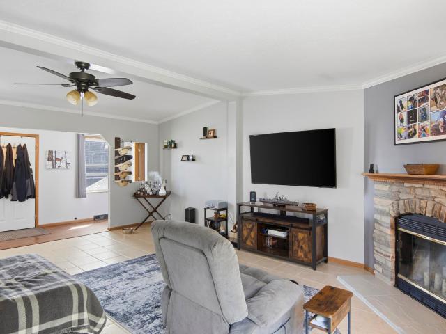 25 E River Road