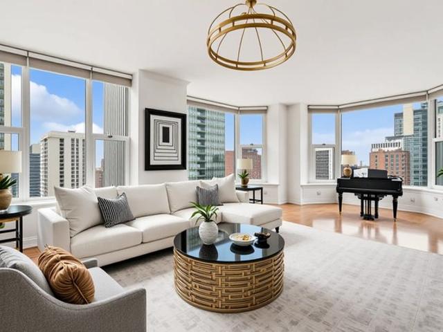 25 E Superior St Apt 2302, Chicago, IL 60611
