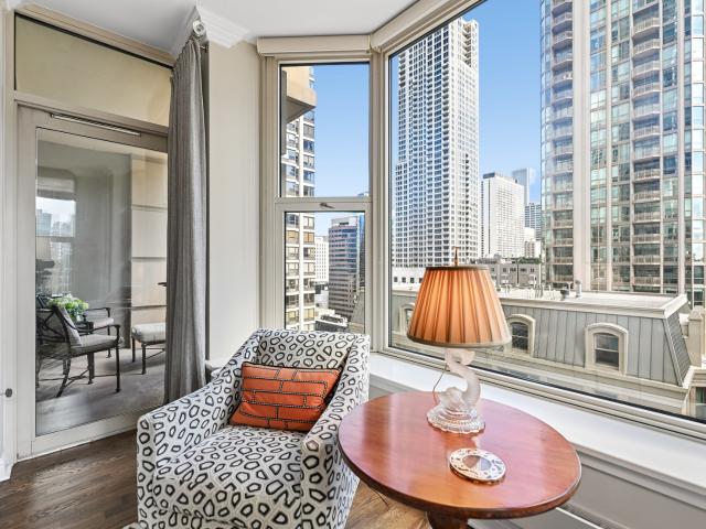 25 e superior street # 1504