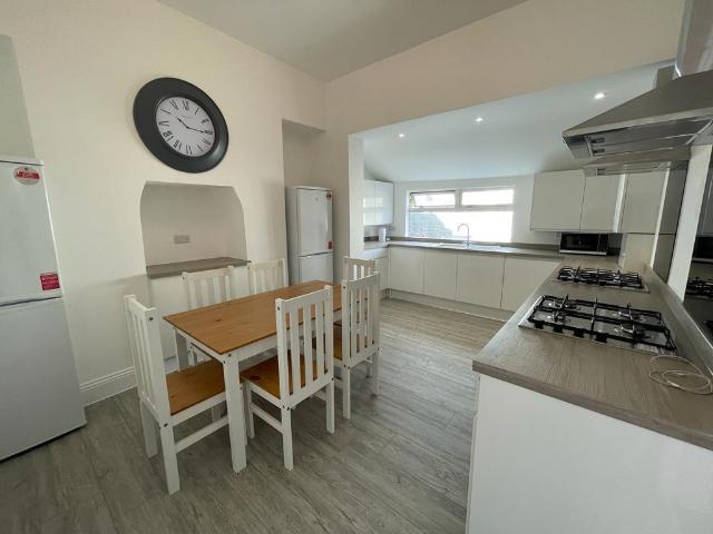 25 Egerton Road 7 bed house share to rent £3,943 pcm £910 pw