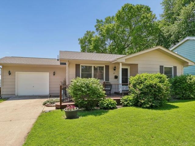 25 Elm St, Carlisle, IA 50047
