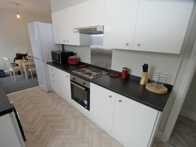 25 Enfield Road, Ellesmere Port, Cheshire. CH65, Room to rent, £550 pcm | PrimeLocation