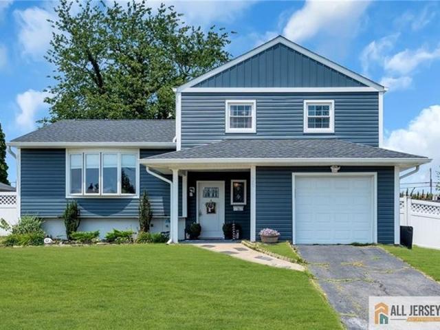 25 Fanwood Dr, Sayreville, NJ 08872