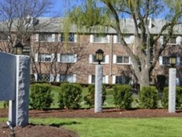 25 Farrwood Ave Apt 1, North Andover, MA 01845