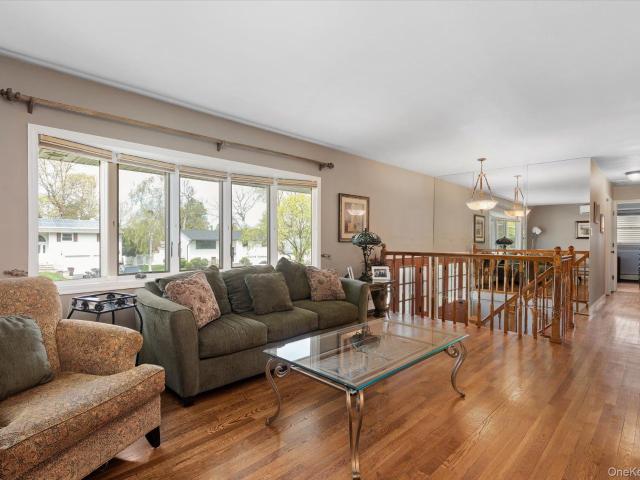 25 Fisher Rd, Commack, NY 11725 | MLS #992838 | Compass