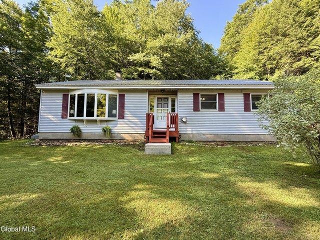 25 Folts Rd, Corinth, NY 12822