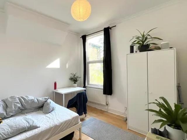 25 Folkestone Road, London, E17 9RY, United Kingdom | 3 bed apartment for rent #166134740 | Rentberry