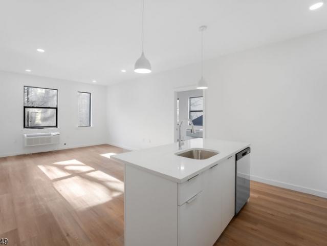 25 Freeway Dr # 502