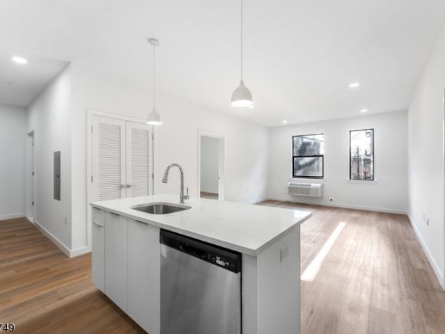 25 Freeway Dr # 505