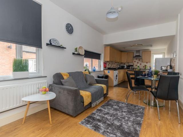 25 Friars Road, RM8
