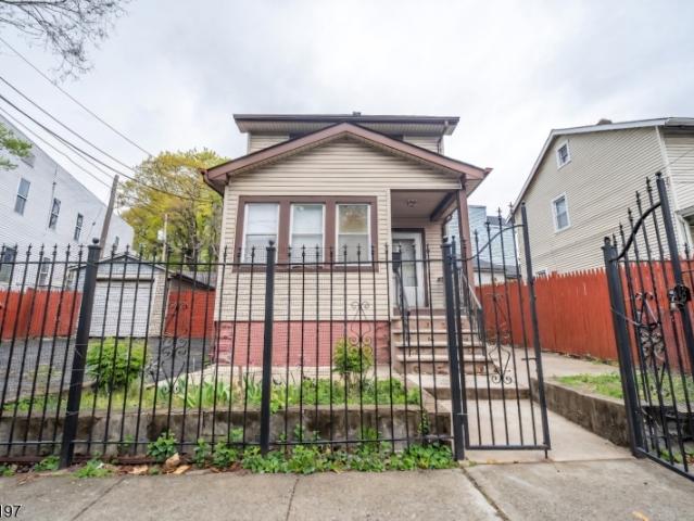 25 Goodwin Ave, Newark, NJ 07112 | MLS #4022 | Compass