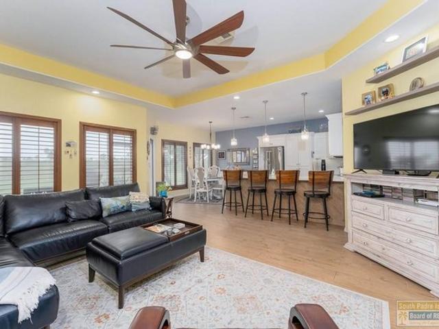 25 Golf House Rd, Laguna Vista, TX 78578
