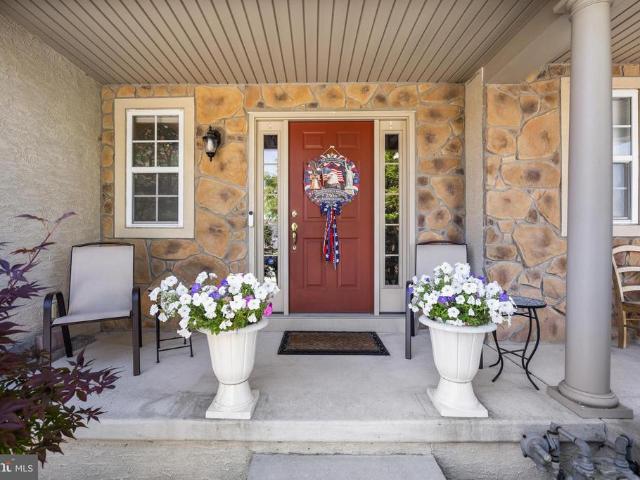 25 Glacier Drive