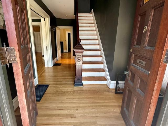 25 Grover St Street