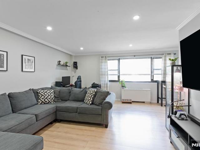 25 Grand Avenue # 1E