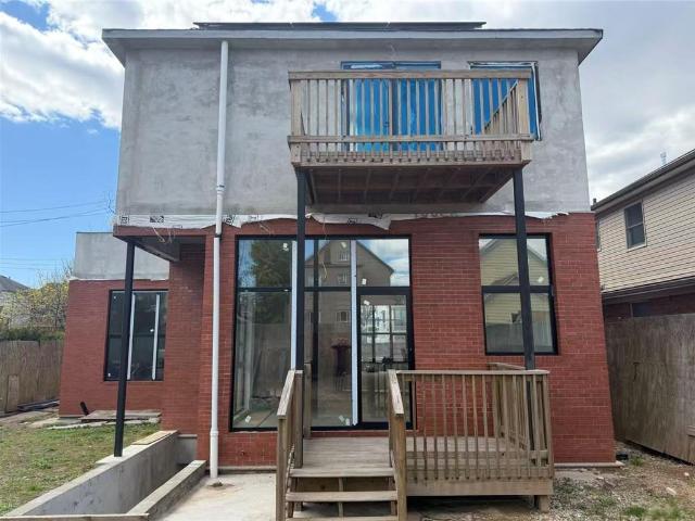 25 Grasmere Avenue | Compass