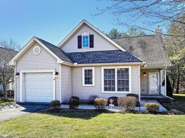 25 Hamden Hills Dr #1, Hamden, CT 06518