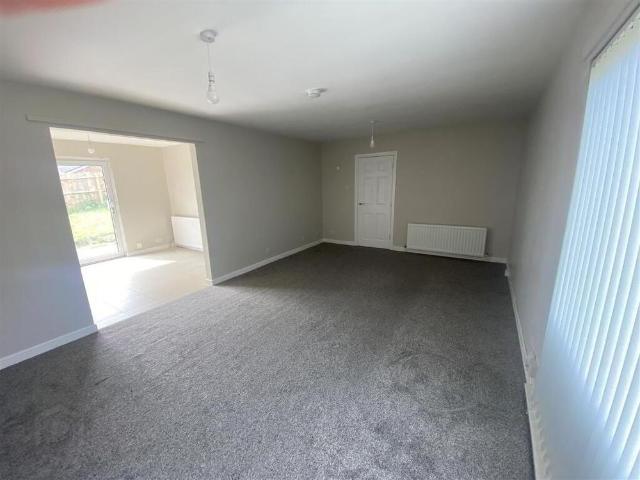 25 Hamilton Gardens, Lisburn, BT28 2BD