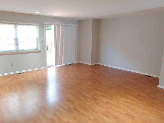 25 Hamlet Drive