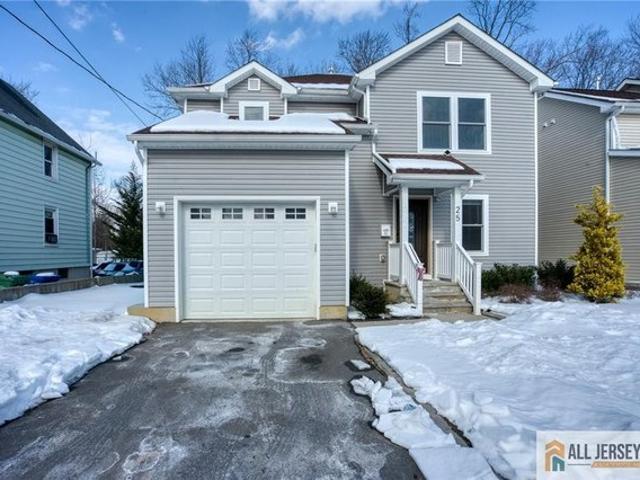 25 Haag St, Sayreville, NJ 08872