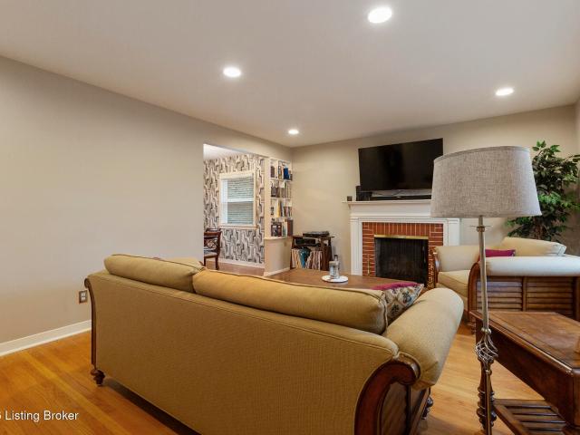 25 Hallsdale Dr