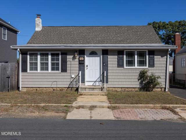 25 Hart St, Hazlet, NJ 07734