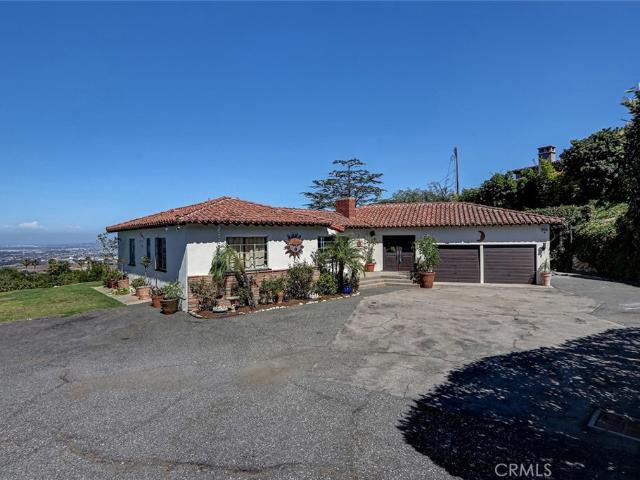 25 Headland Drive