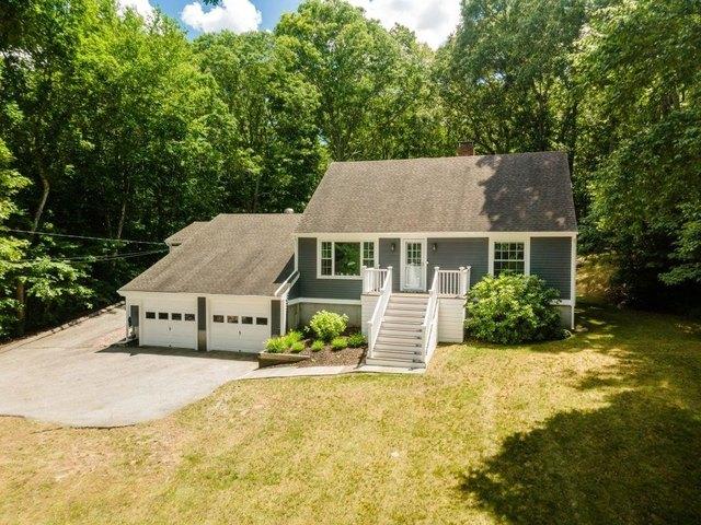 25 Hickory Ln, Westerly, RI 02891