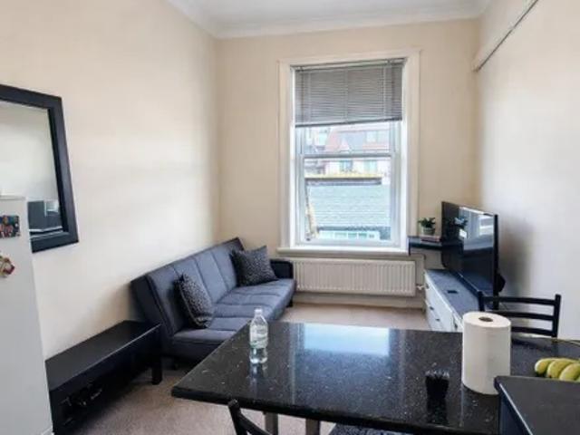 25 High Road, Willesden Green, London, NW10 2TE, United Kingdom | 2 bed apartment for rent #168161409 | Rentberry