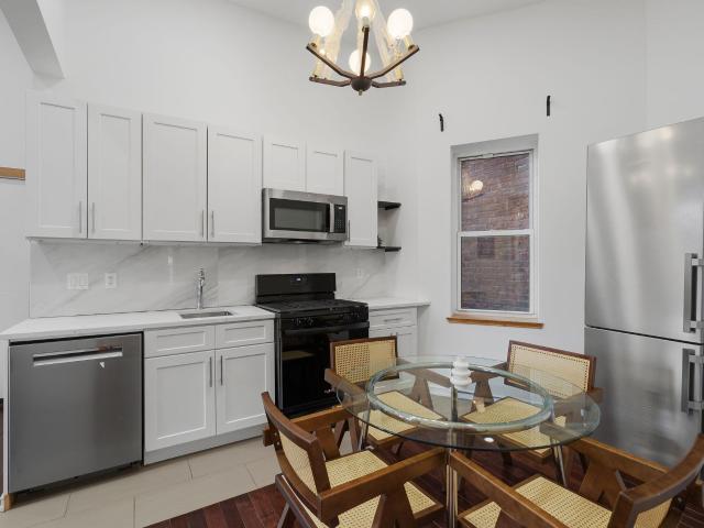 25 High St # 4
