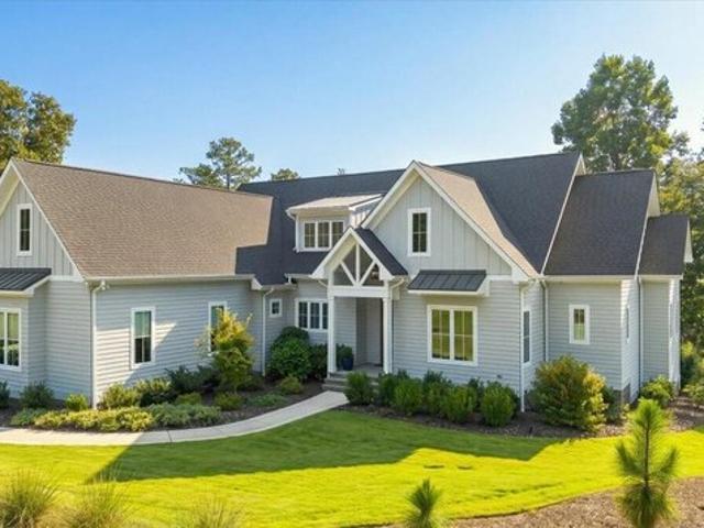 25 Honors Ct, Pinehurst, NC 28374
