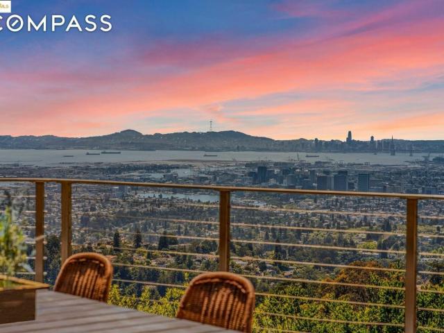 25 Holyrood Manor, Oakland, CA
