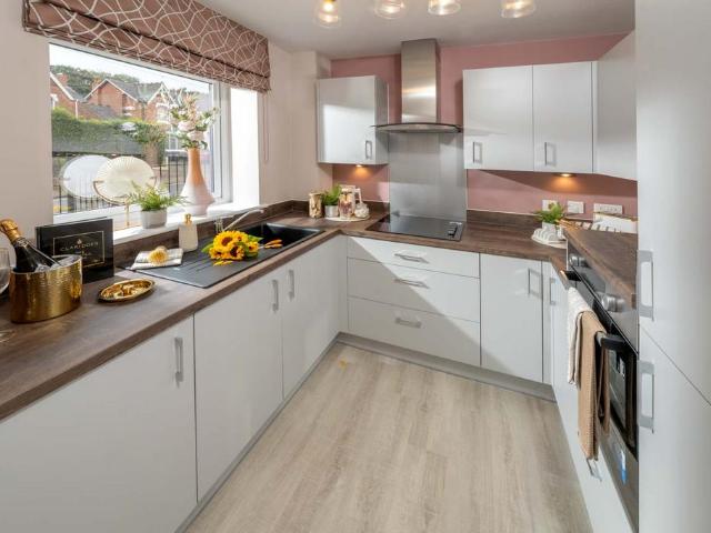 25 Holland Road, Sutton Coldfield B72 2 bed retirement property to rent £2,615 pcm £603 pw