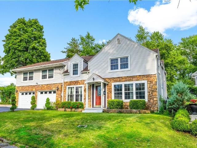 25 Hollister Avenue