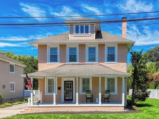 25 Holly St, Rumson, NJ 07760