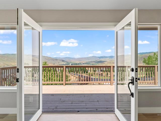 25 Horseshu Vue Circle