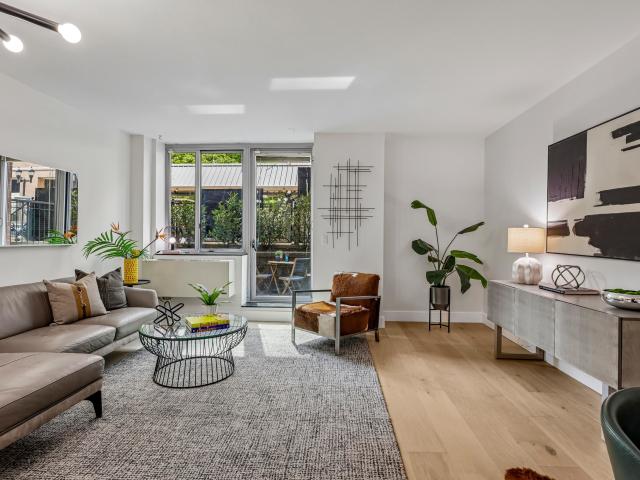 25 Hudson St # 111